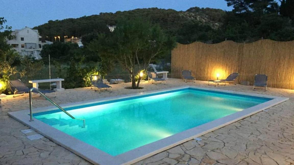 60 M² Apartamento ∙ 2 Habitaciones ∙ 4 Huéspedes - Brač