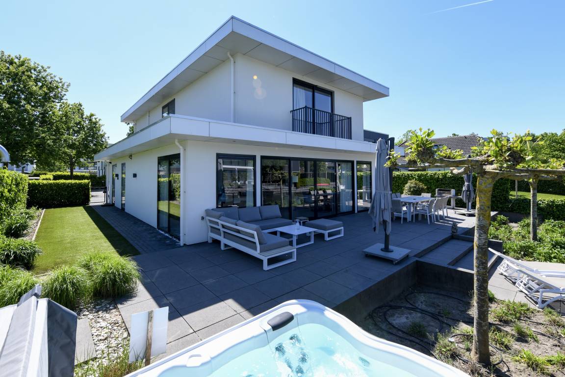 213 M² Ferienhaus ∙ 4 Schlafzimmer ∙ 10 Gäste - Harderwijk