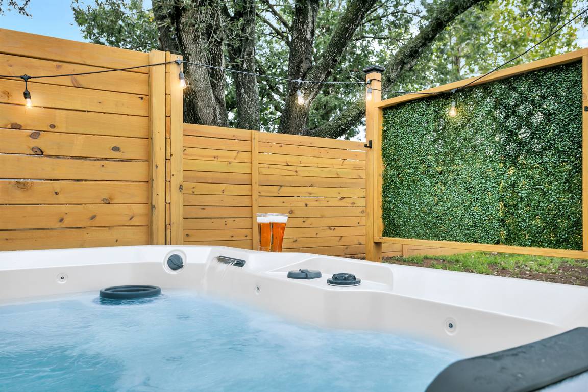 House ∙ 2 Bedrooms ∙ 6 Guests - Fredericksburg, TX
