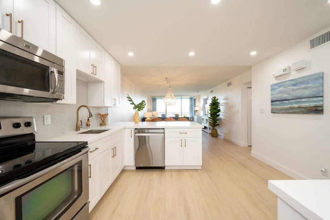 Apartment ∙ 2 Bedrooms ∙ 6 Guests - Key West, FL