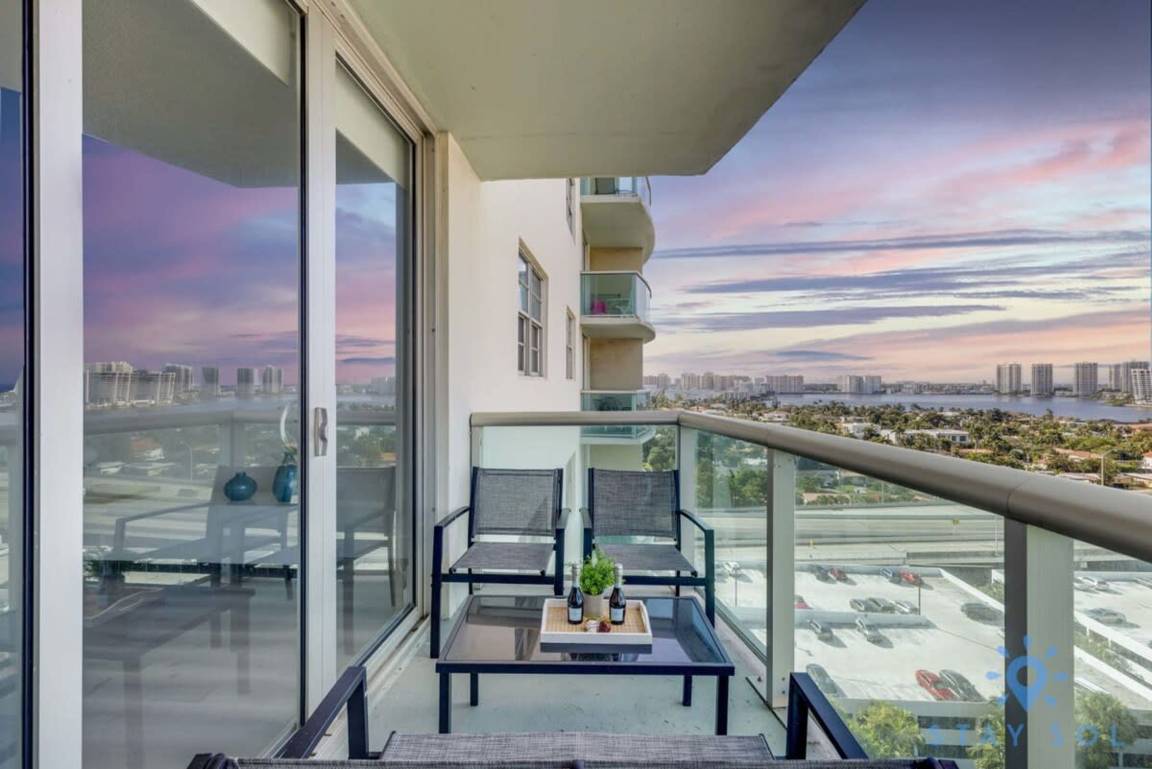 Apartment ∙ 1 Bedroom ∙ 4 Guests - Sunny Isles Beach, FL