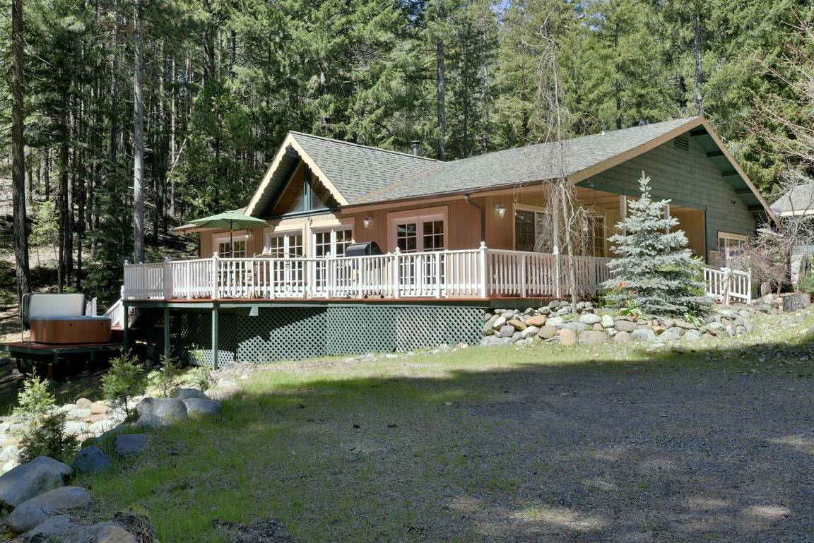 House ∙ 4 Bedrooms ∙ 8 Guests - Mount Shasta, CA