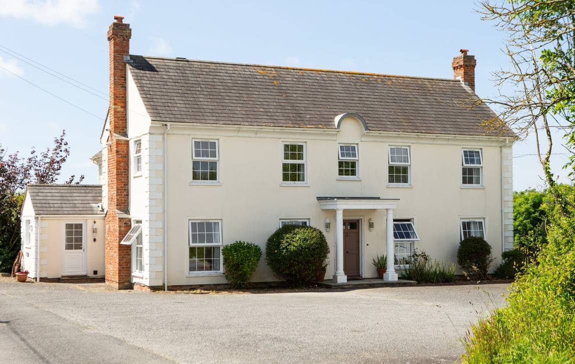 279 M² House ∙ 6 Bedrooms ∙ 13 Guests - Cornwall