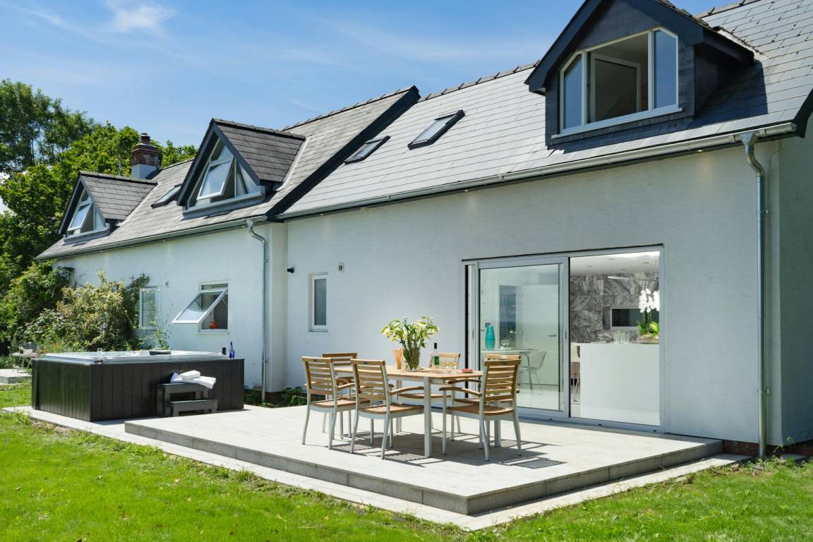 152 M² Cottage ∙ 5 Bedrooms ∙ 10 Guests - Saint Dogmaels