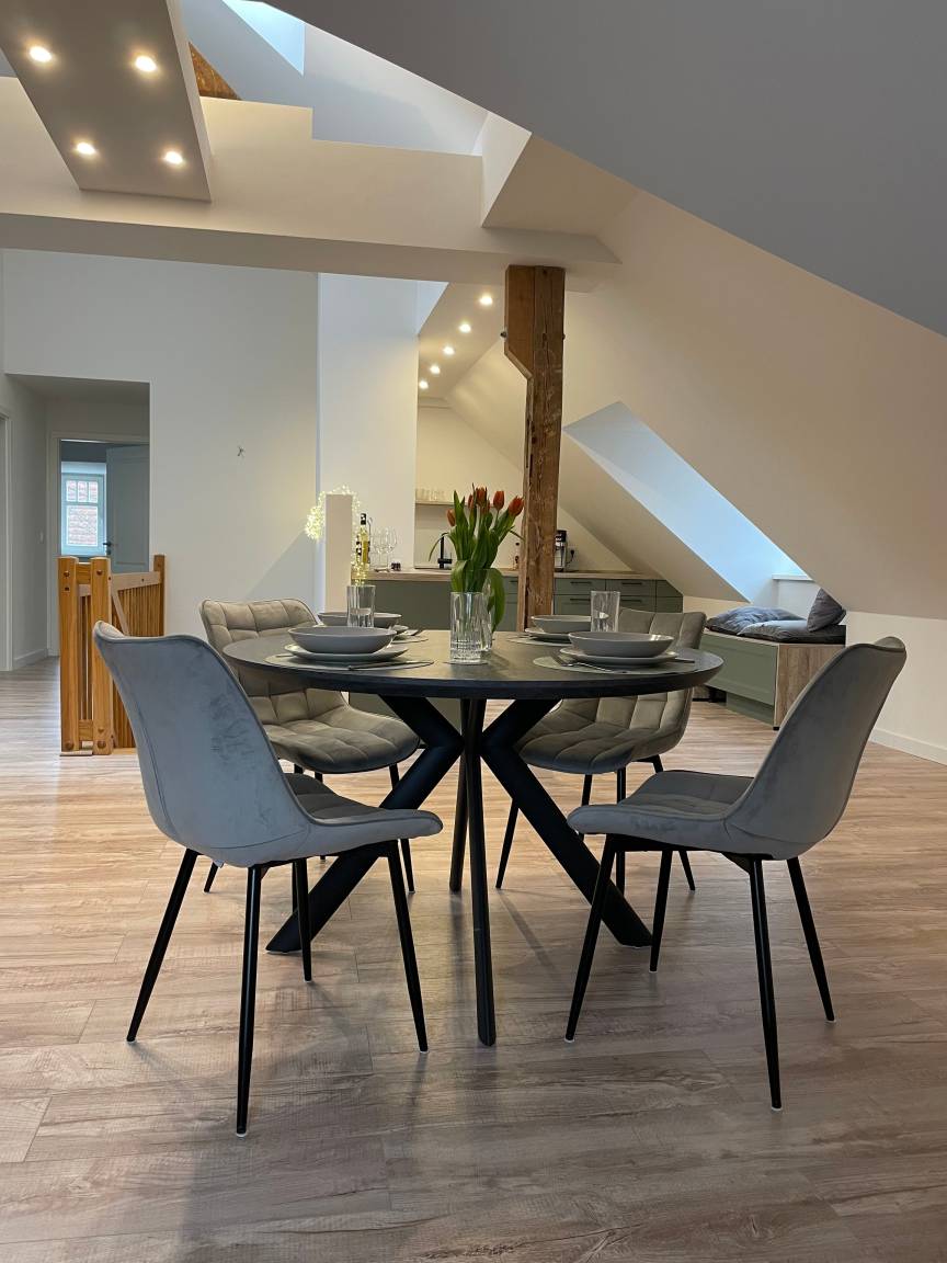 80 M² Ferienwohnung ∙ 2 Schlafzimmer ∙ 4 Gäste - Dresden