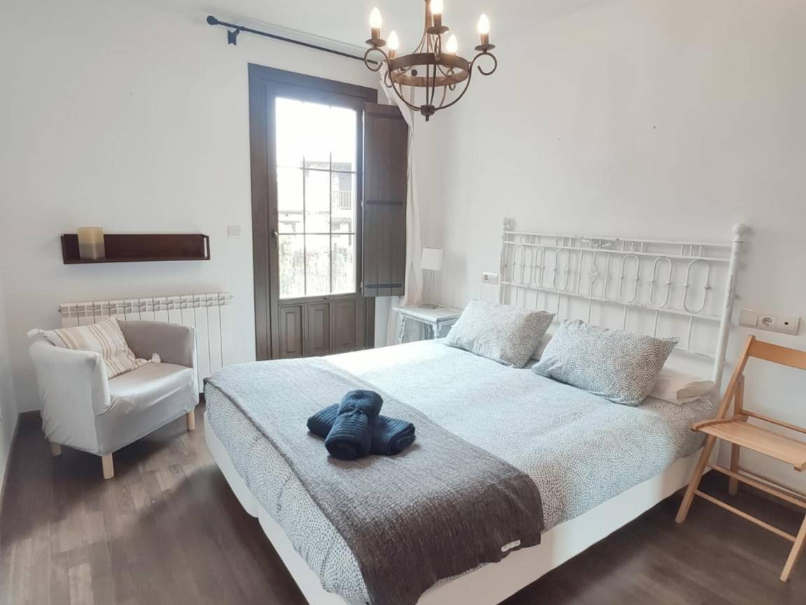 60 M² Huoneisto ∙ 2 Makuuhuonetta ∙ 5 Vierasta - Jaca