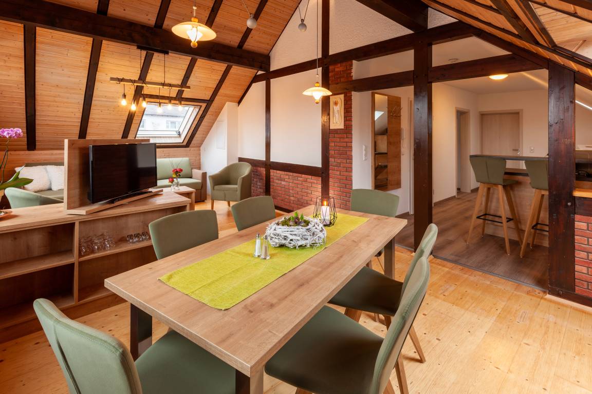 70 M² Ferienwohnung ∙ 2 Schlafzimmer ∙ 4 Gäste - Bad Orb