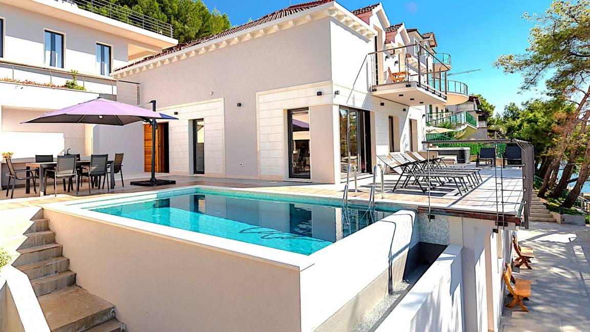 218 M² Villa ∙ 4 Bedrooms ∙ 8 Guests - Vela Luka