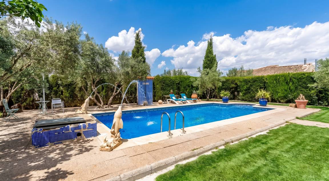 5000 M² Villa ∙ 7 Habitaciones ∙ 14 Huéspedes - Baza