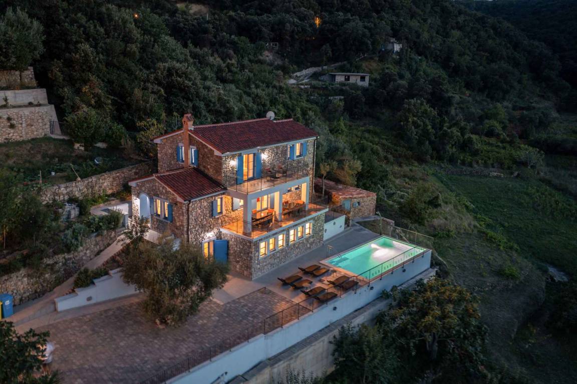 238 M² Ferienhaus ∙ 5 Schlafzimmer ∙ 10 Gäste - Lopar