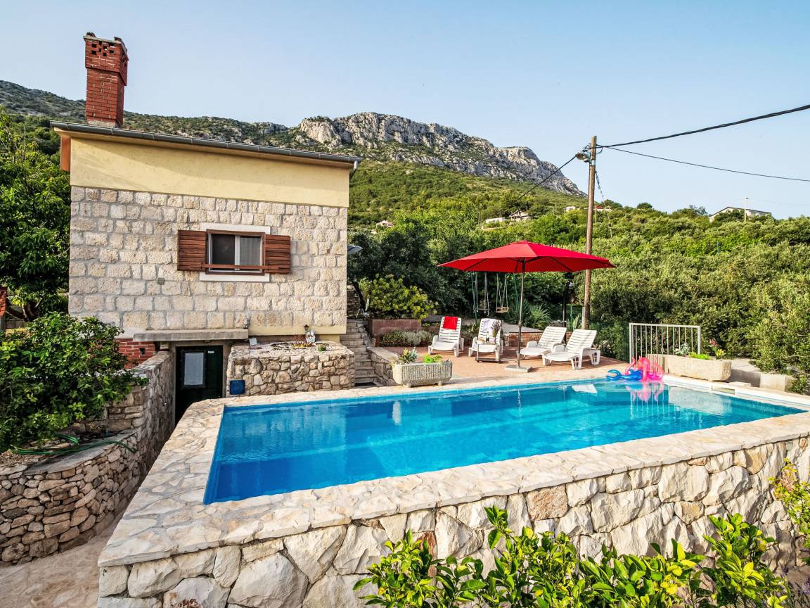 80 M² House ∙ 2 Bedrooms ∙ 5 Guests - Split