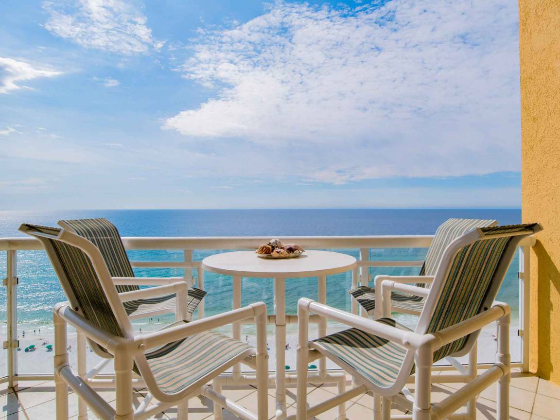 102 M² Condo ∙ 2 Bedrooms ∙ 4 Guests - Pensacola Beach, FL