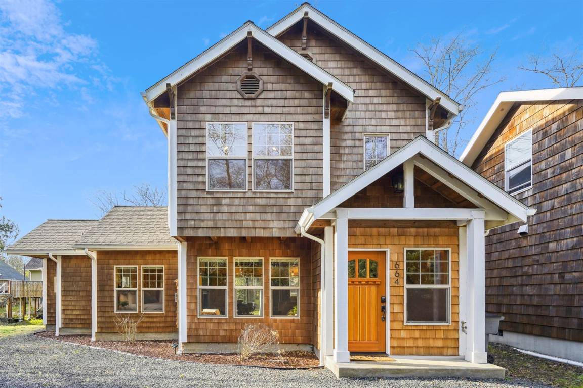 House ∙ 3 Bedrooms ∙ 8 Guests - Cannon Beach, OR