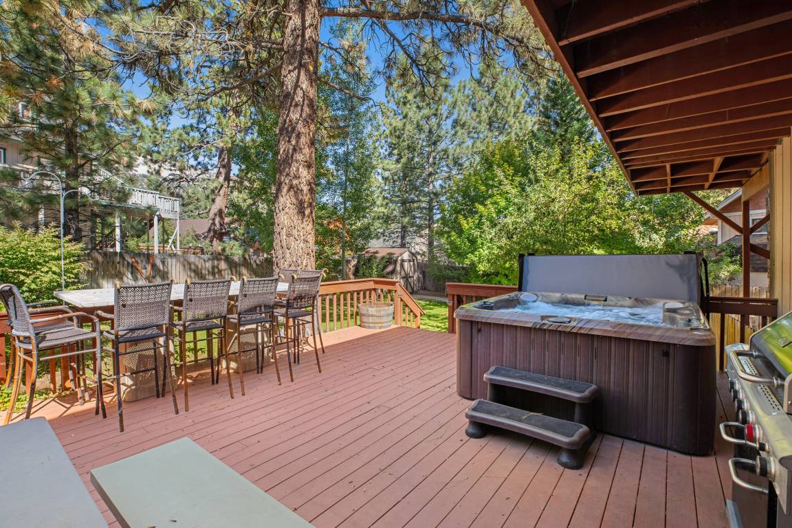 317 M² Chalet ∙ 5 Bedrooms ∙ 10 Guests - California