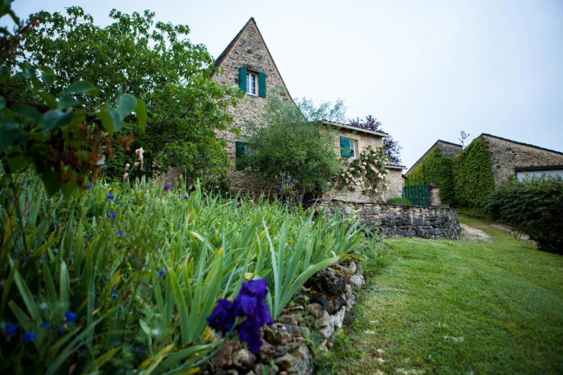 97 M² Gîte ∙ 2 Chambres ∙ 4 Personnes - Castels