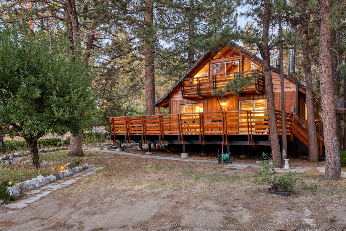 147 M² House ∙ 4 Bedrooms ∙ 8 Guests - Big Bear Lake, CA