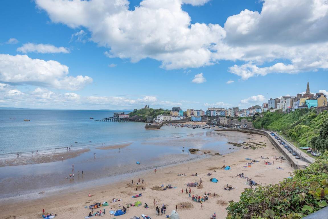 Apartment ∙ 2 Bedrooms ∙ 4 Guests - Tenby