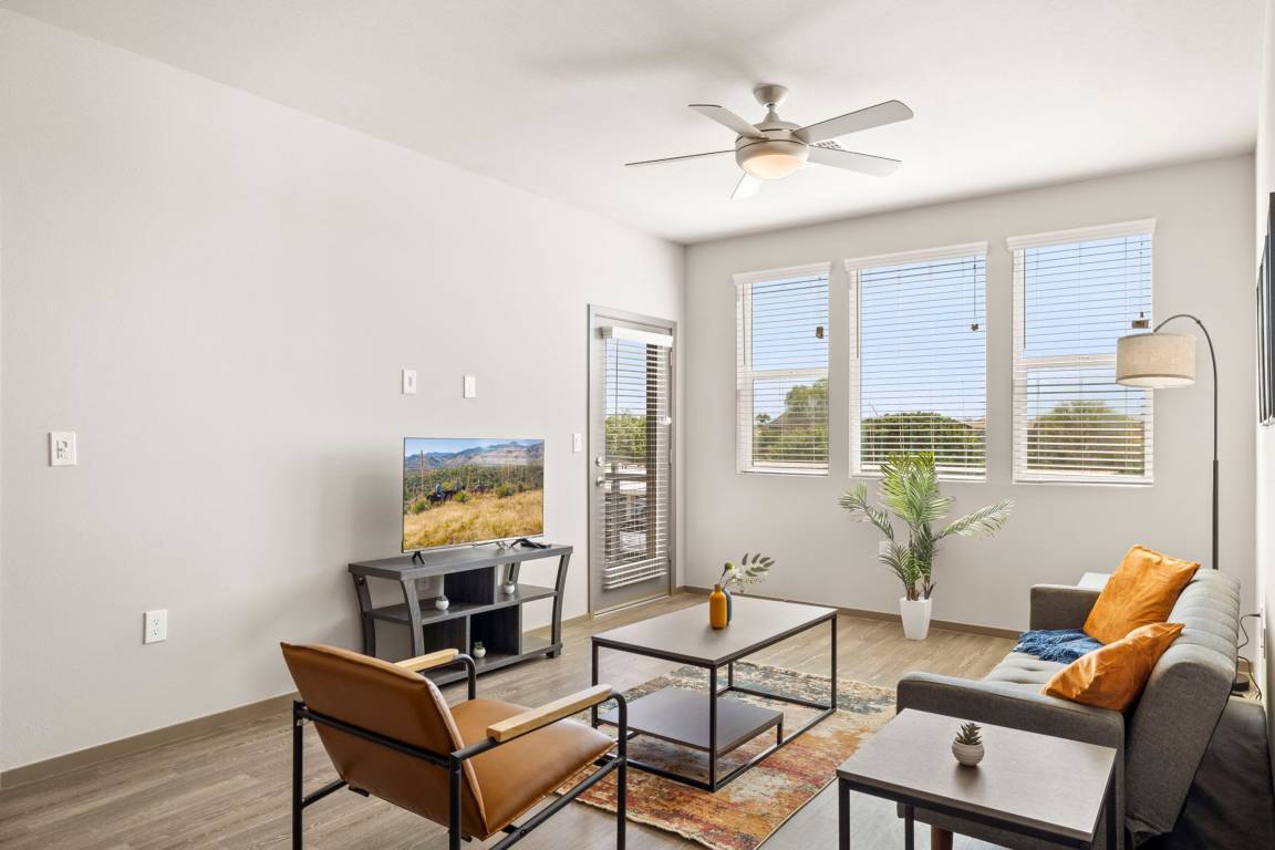 Apartment ∙ 2 Bedrooms ∙ 5 Guests - Glendale, AZ