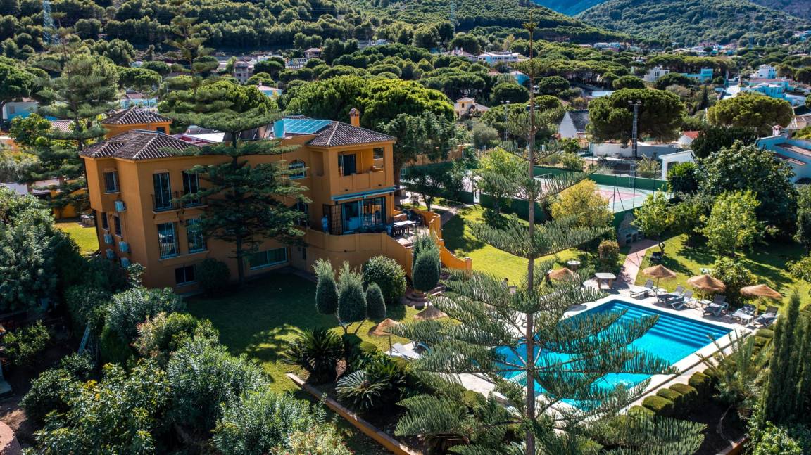 1000 M² Villa ∙ 9 Schlafzimmer ∙ 20 Gäste - Mijas