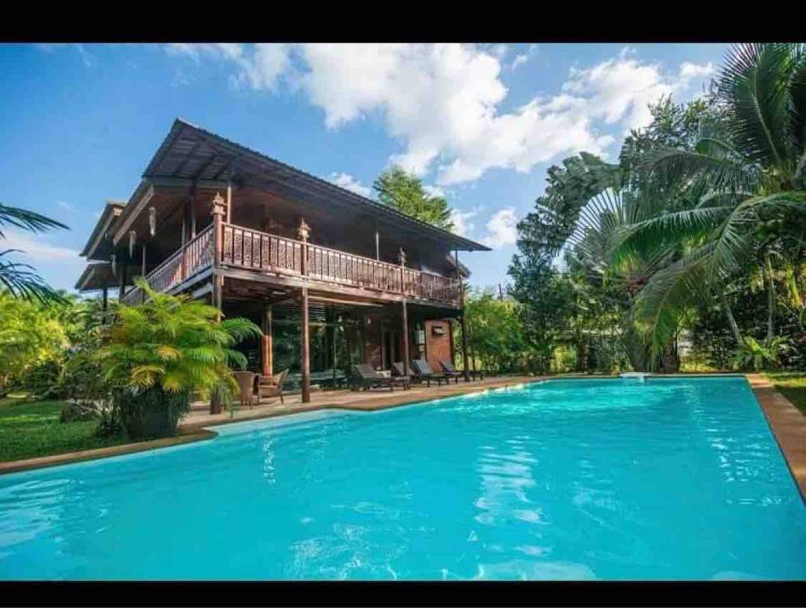 250 M² Villa ∙ 5 Bedrooms ∙ 17 Guests - Krabi