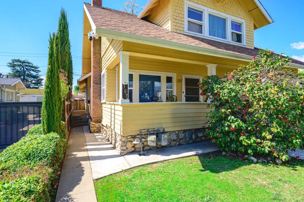 Apartment ∙ 2 Bedrooms ∙ 4 Guests - Montebello, CA
