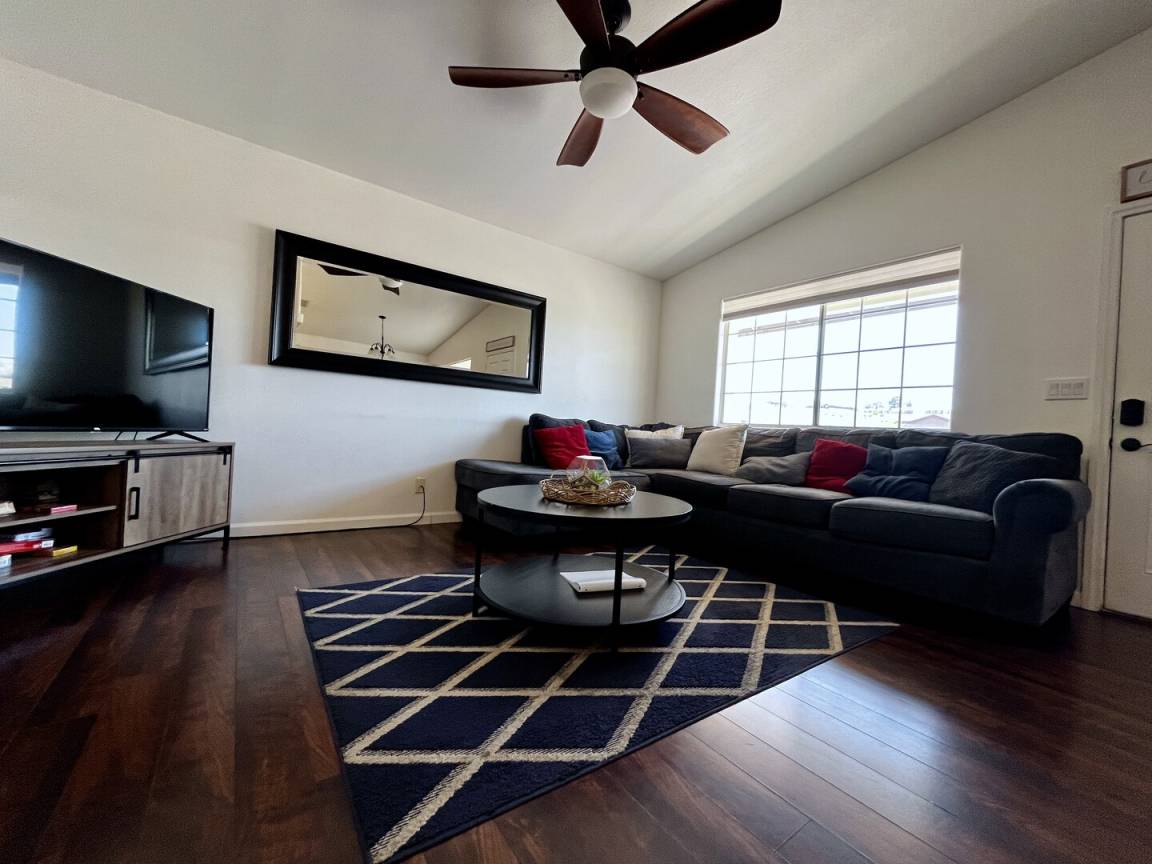 99 M² House ∙ 3 Bedrooms ∙ 9 Guests - Laughlin, NV