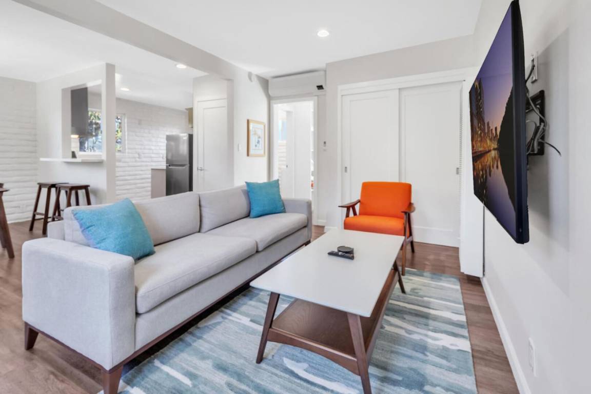 74 M² House ∙ 2 Bedrooms ∙ 4 Guests - Carlsbad, CA