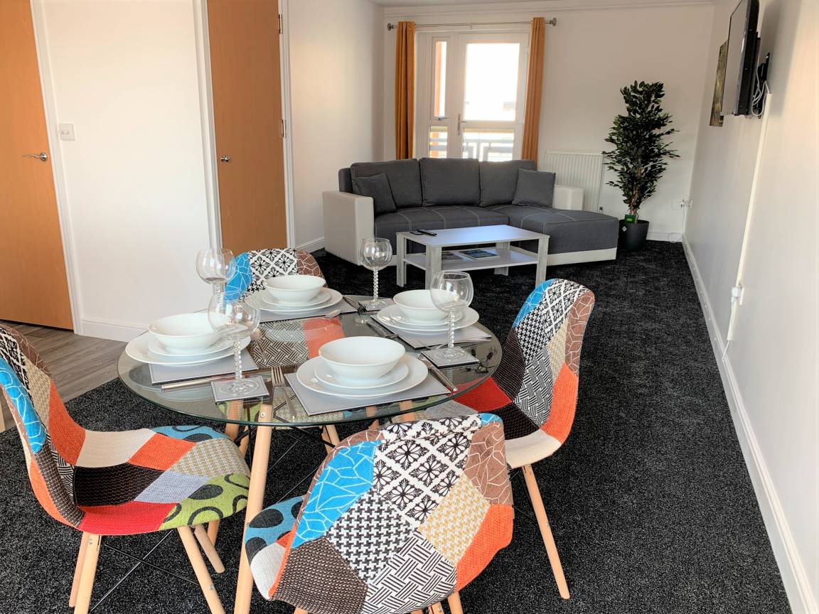 84 M² Appartement ∙ 2 Chambres ∙ 4 Personnes - Ipswich