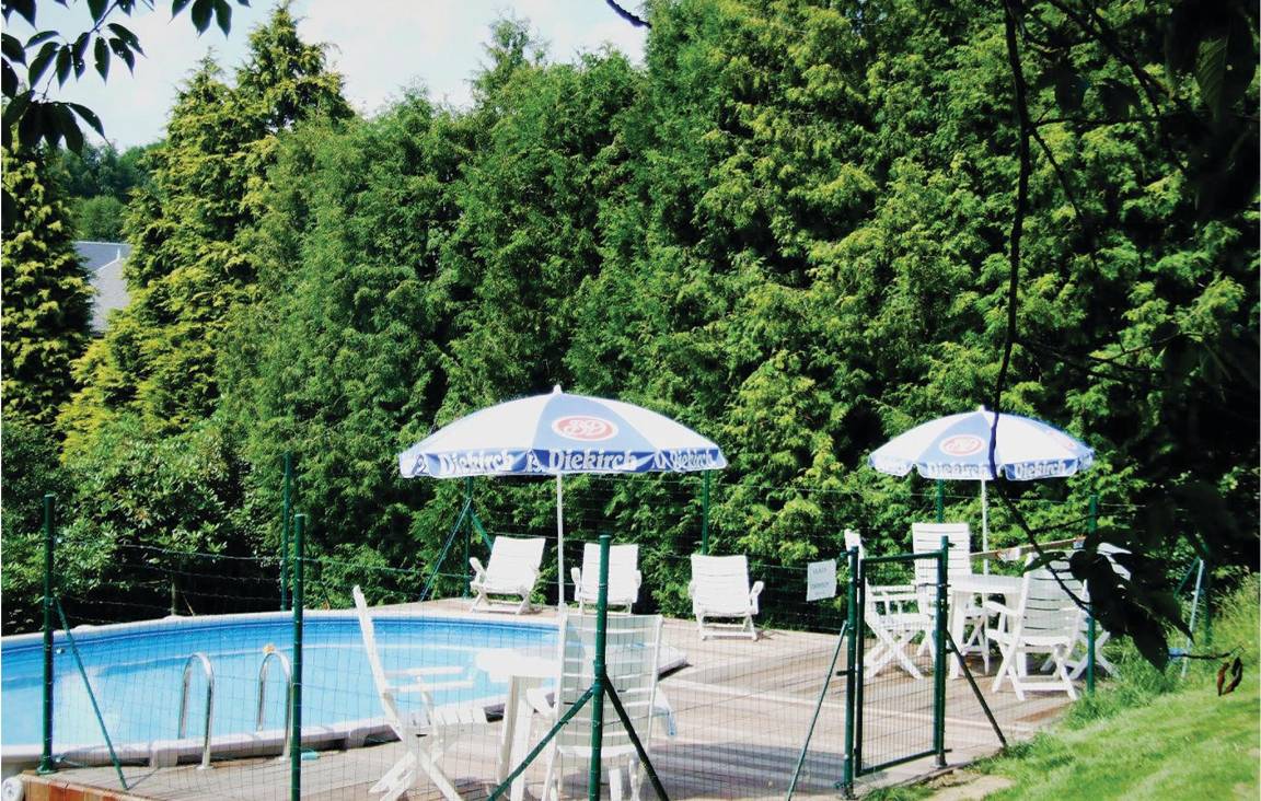 800 M² Maison De Vacances ∙ 8 Chambres ∙ 18 Personnes - Bouillon