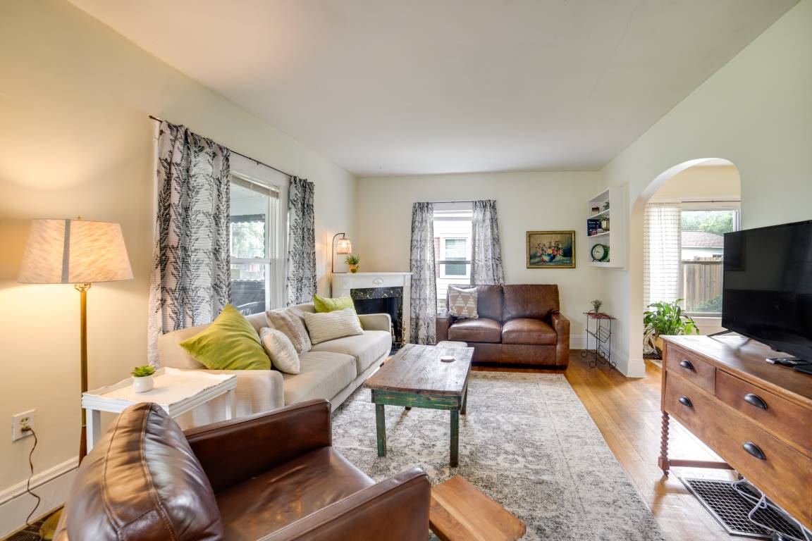 124 M² House ∙ 3 Bedrooms ∙ 6 Guests - Jackson, MI