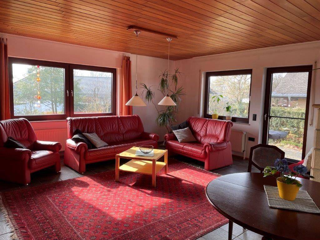 100 M² Ferienwohnung ∙ 3 Schlafzimmer ∙ 6 Gäste - Frankenberg (Eder)