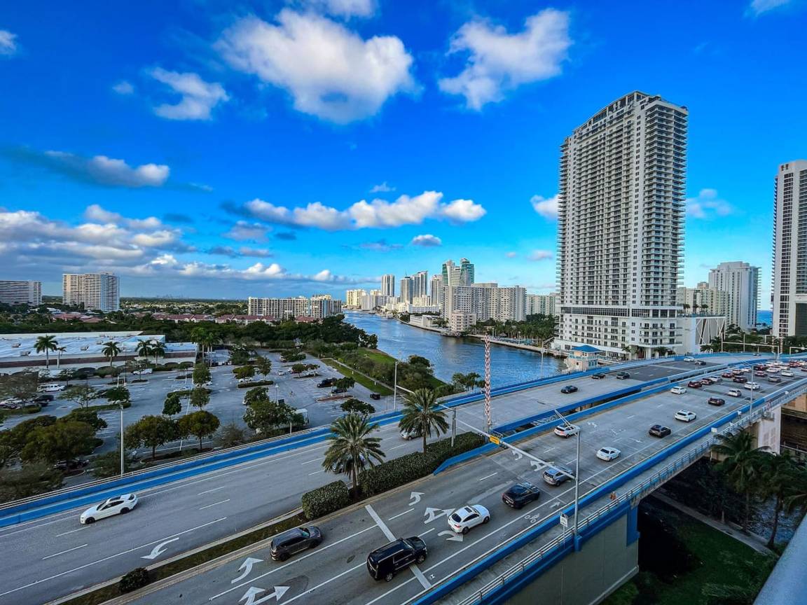 1095 M² Apartment ∙ 2 Bedrooms ∙ 6 Guests - Hallandale Beach