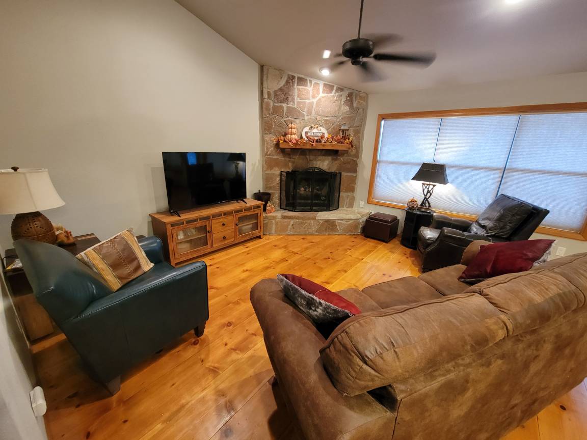 Cabin ∙ 3 Bedrooms ∙ 8 Guests - Ruidoso, NM