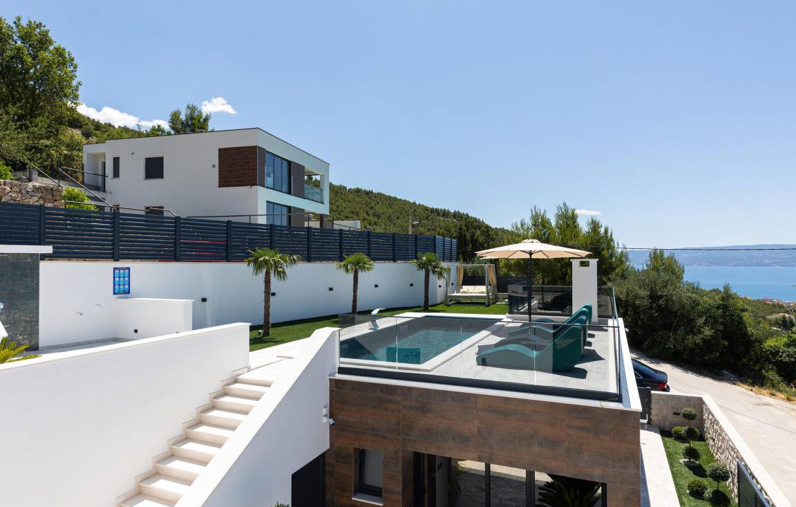 110 M² House ∙ 3 Bedrooms ∙ 8 Guests - Podstrana