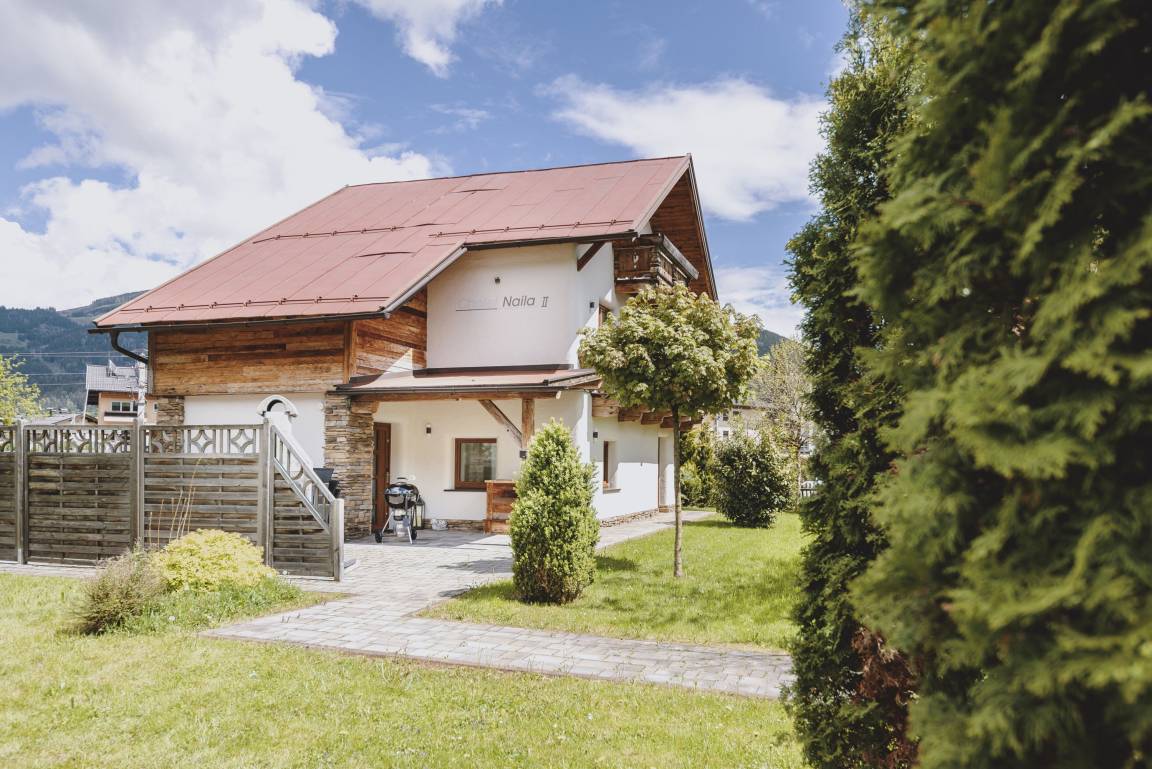 180 M² Talo ∙ 4 Makuuhuonetta ∙ 10 Vierasta - Viehhofen