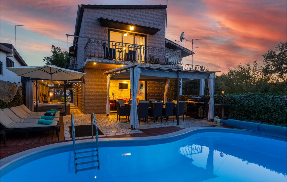 131 M² Dúplex ∙ 4 Habitaciones ∙ 11 Huéspedes - Krk
