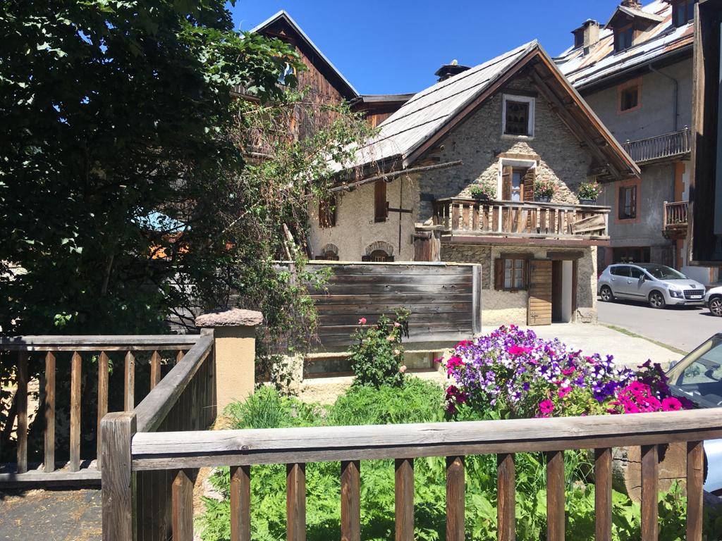 96 M² Gîte ∙ 3 Chambres ∙ 6 Personnes - Molines-en-Queyras