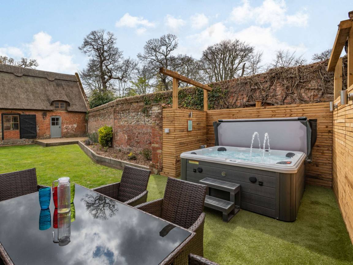 Cottage ∙ 3 Bedrooms ∙ 6 Guests - Wroxham