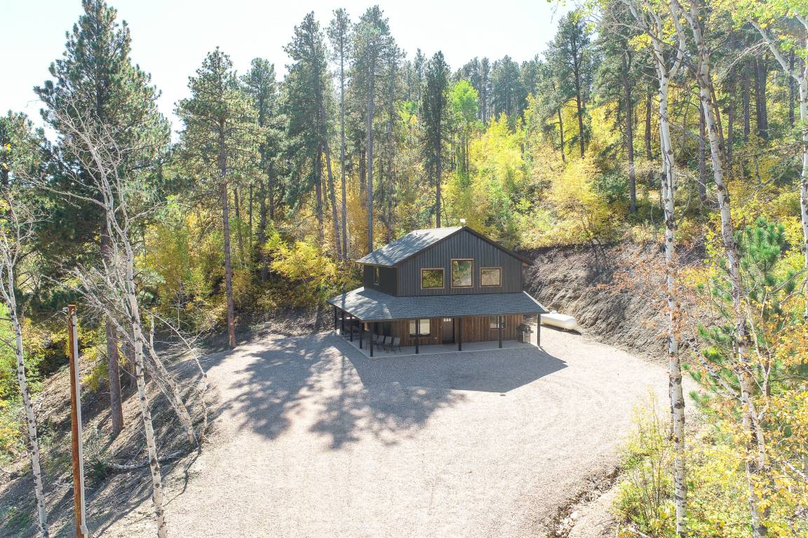 149 M² Cabin ∙ 4 Bedrooms ∙ 11 Guests - Deadwood, SD
