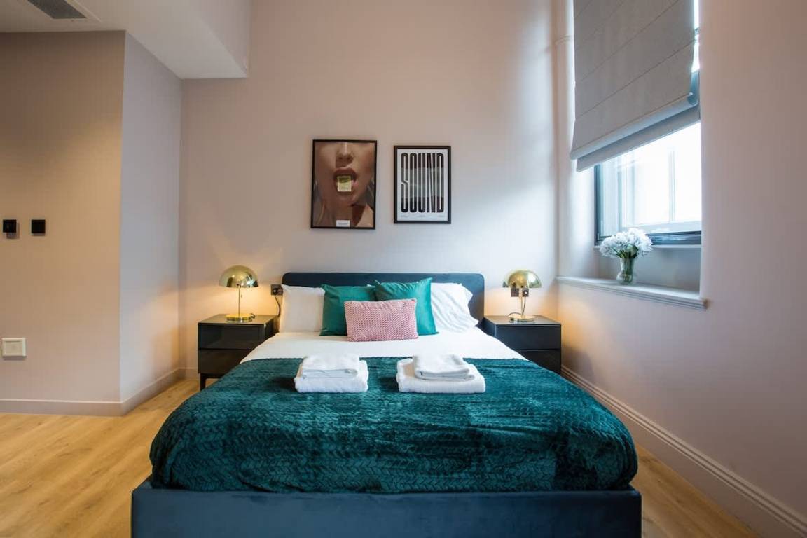 Apartment ∙ 2 Bedrooms ∙ 6 Guests - Manchester