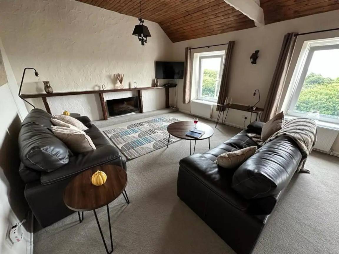 70 M² Apartment ∙ 2 Bedrooms ∙ 4 Guests - Parc y Scarlets