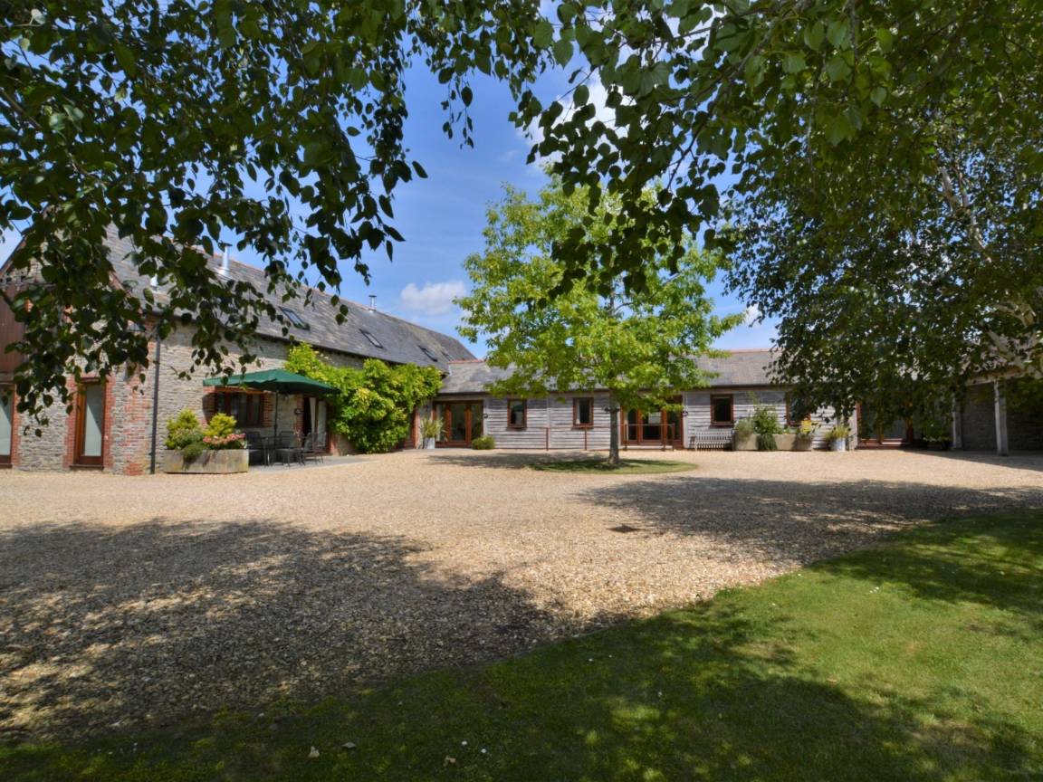 Cottage ∙ 2 Bedrooms ∙ 4 Guests - Sherborne