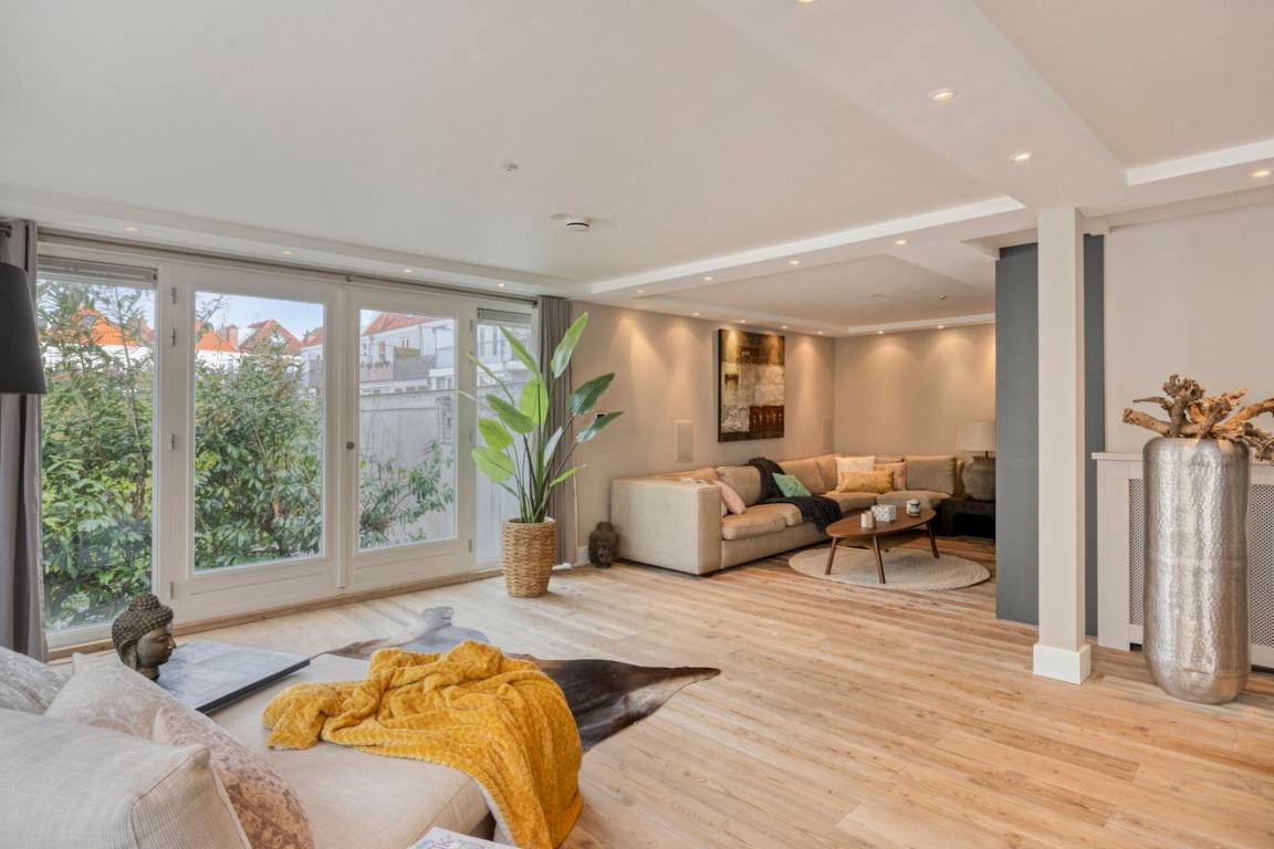 235 M² Talo ∙ 2 Makuuhuonetta ∙ 4 Vierasta - The Hague