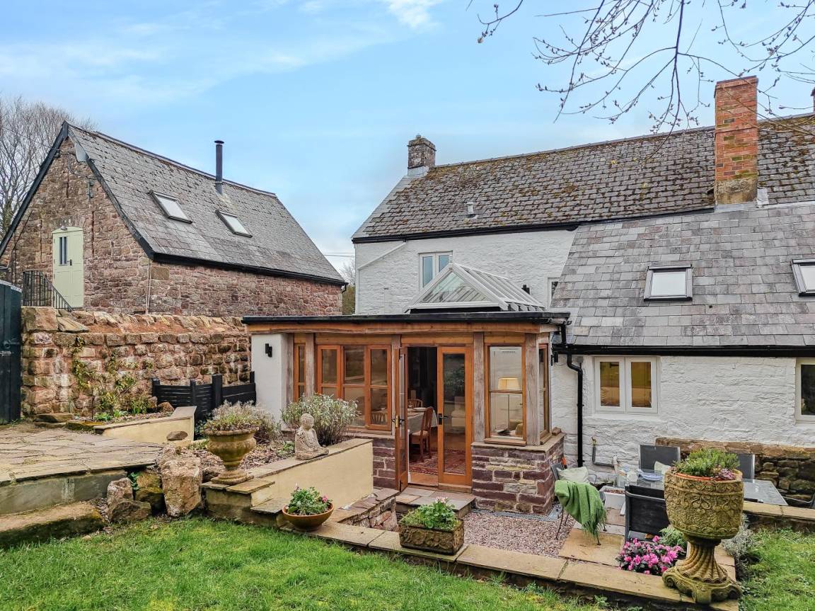 Cottage ∙ 3 Bedrooms ∙ 6 Guests - Monmouthshire