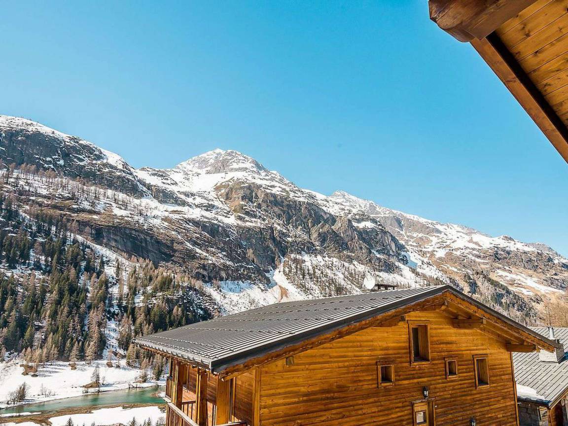 250 M² Chalet ∙ 5 Bedrooms ∙ 10 Guests - Tignes