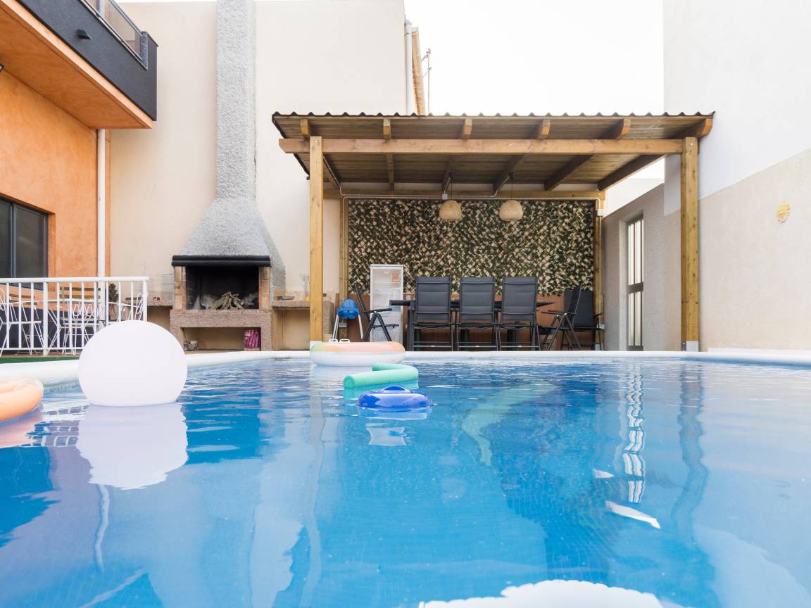 170 M² Casa ∙ 4 Habitaciones ∙ 11 Huéspedes - Deltebre