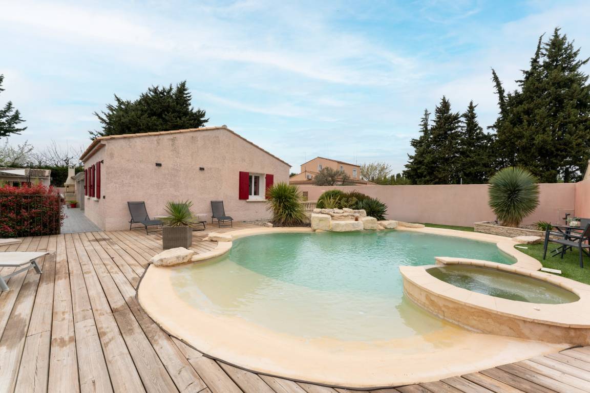 116 M² Maison De Vacances ∙ 4 Chambres ∙ 8 Personnes - Avignon