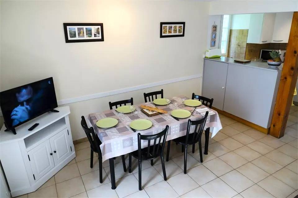 82 M² Casa ∙ 3 Habitaciones ∙ 6 Huéspedes - Bagnères-de-Luchon