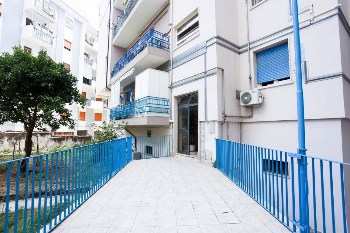 80 M² Apartment ∙ 2 Bedrooms ∙ 5 Guests - Salerno