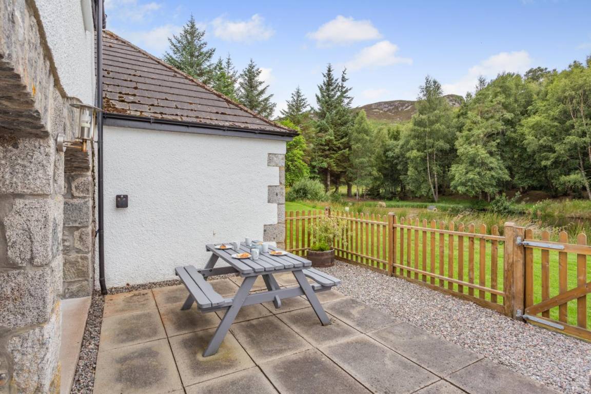 Cottage ∙ 2 Bedrooms ∙ 4 Guests - Kingussie